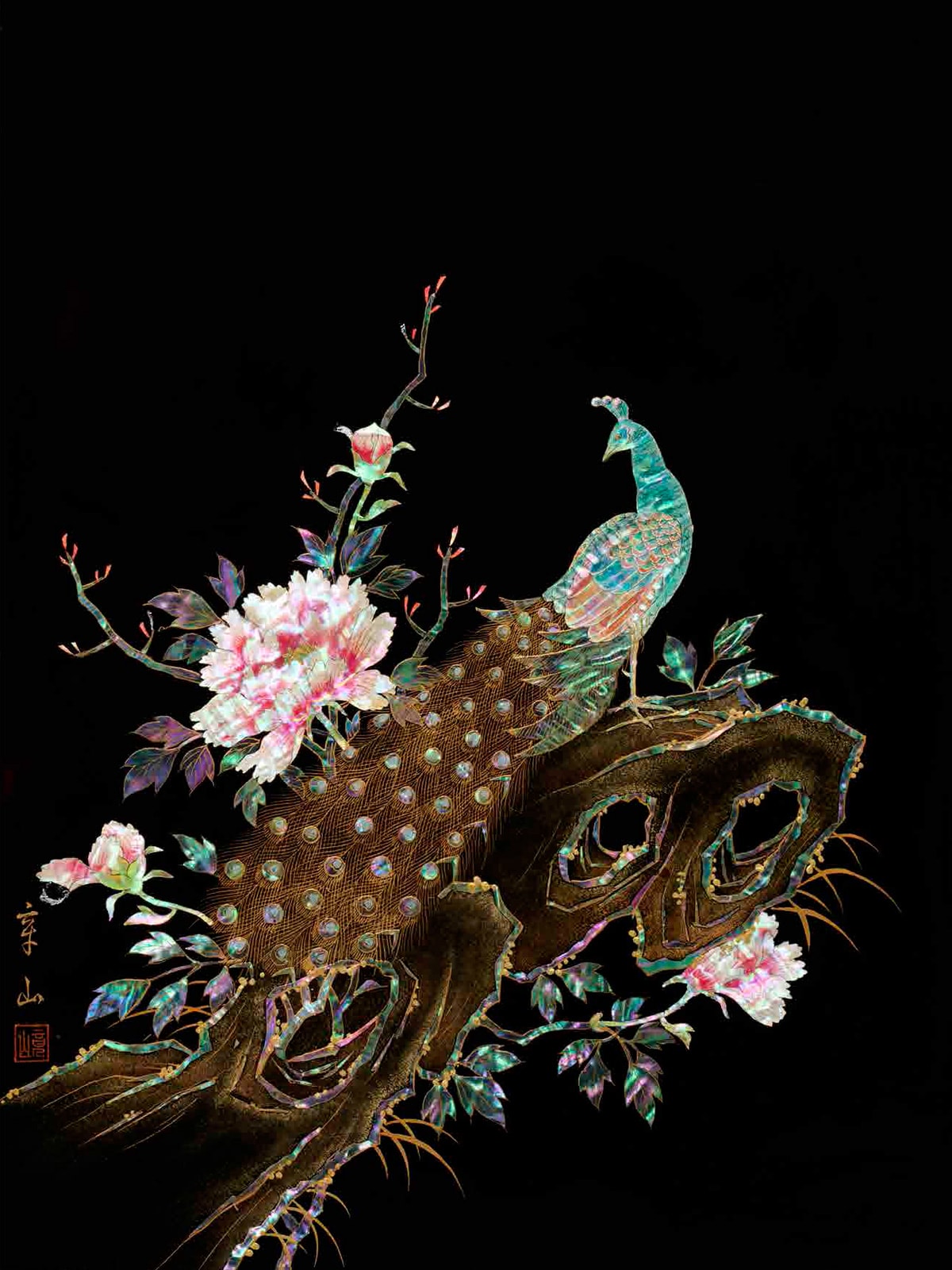 展示作品のご紹介：青貝細工絵《孔雀に牡丹》 | 箱根ガラスの森美術館 ブログ | ヴェネチアン・グラス専門の美術館